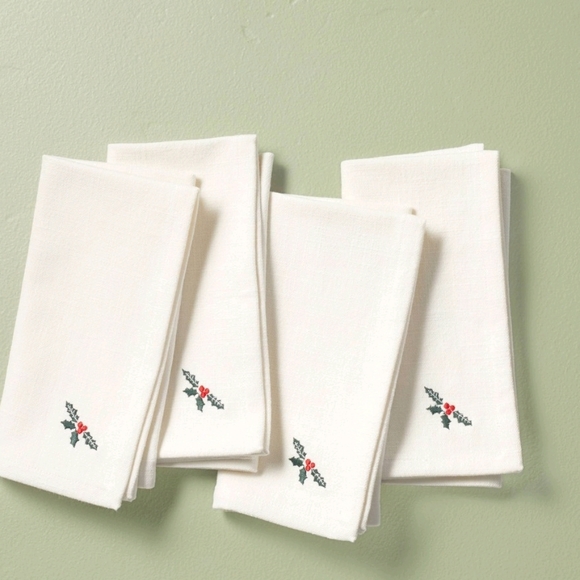 Hearth & Hand | Holiday | One Hearth And Hand Napkins Holly Leaf Berry ...